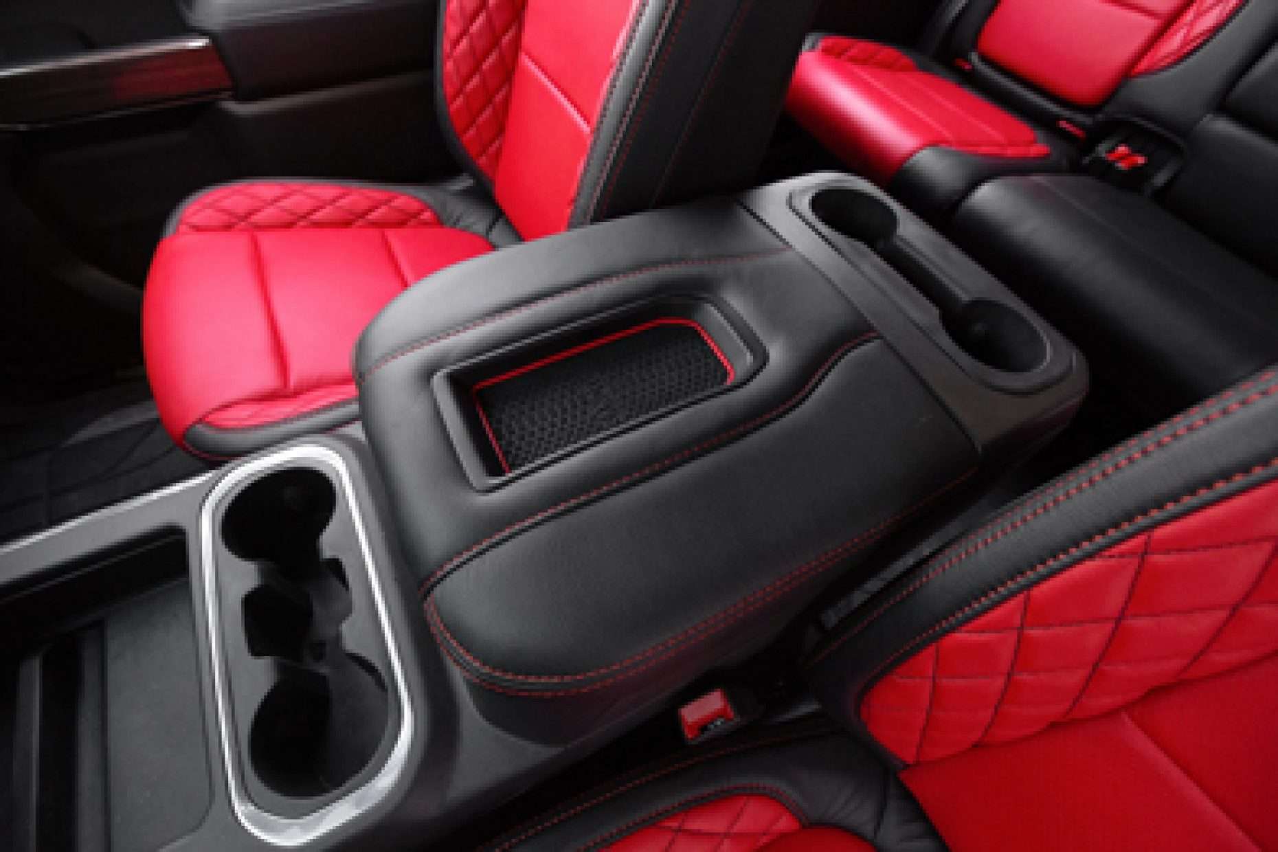 Chevrolet Wireless Charging Console - LeatherSeats.com